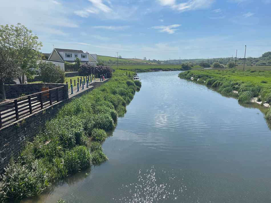 Wales Coast Path Run - Llansteffan to Laugharne - A Simple Life of Luxury